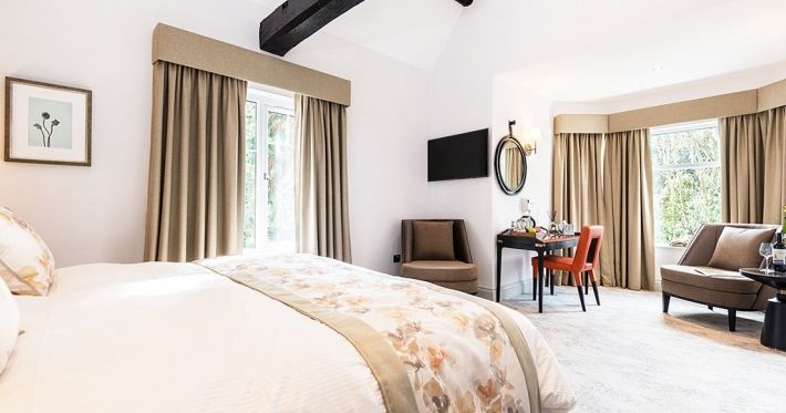 Enjoy our comfortable and luxurious Executive King Rooms