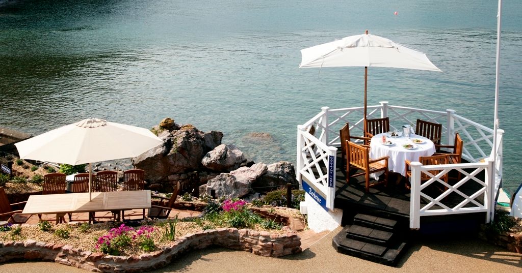 Outdoor dining in Devon | Cary Arms & Spa