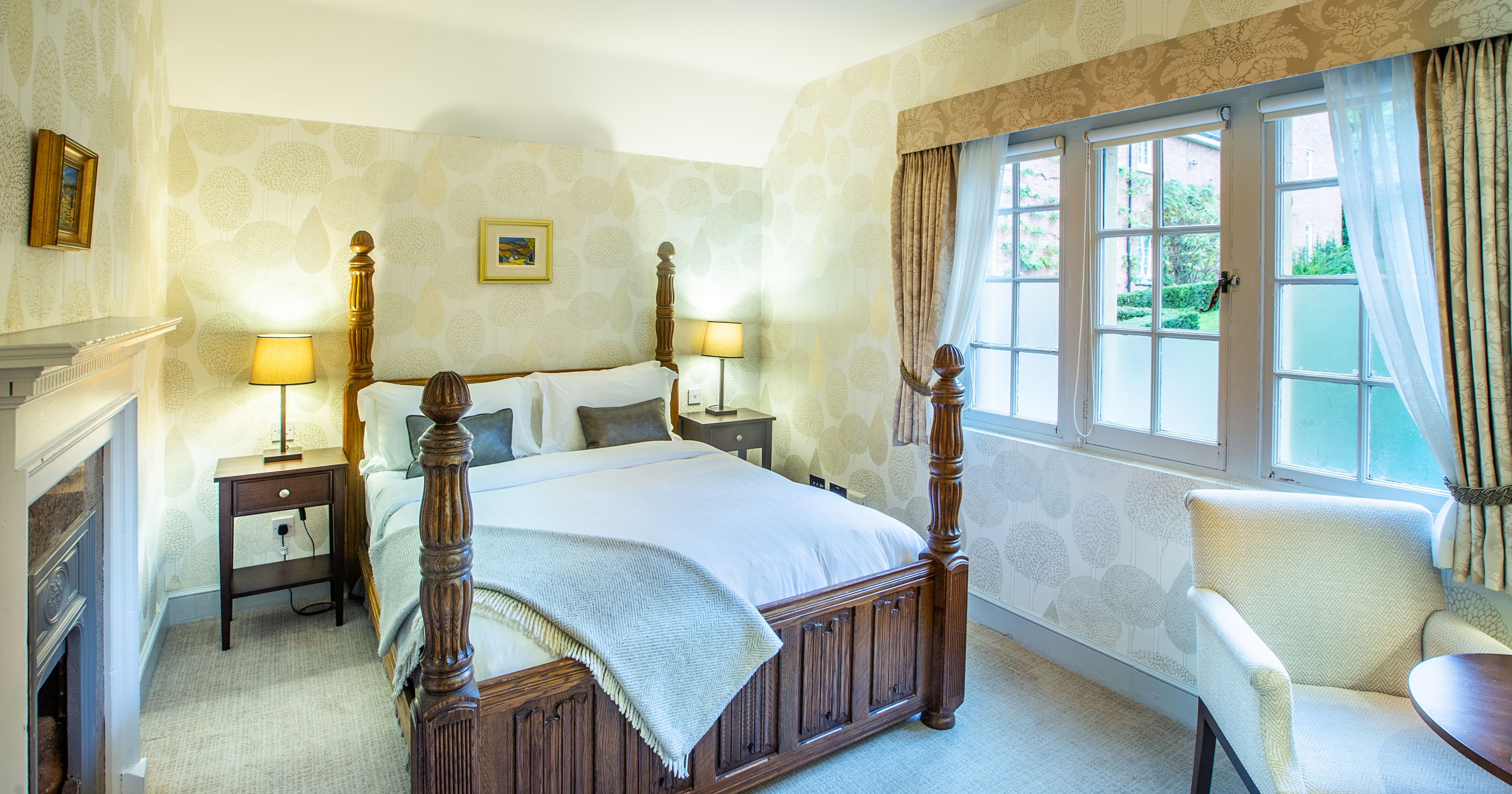 Hall Deluxe | A Stunning Centrepiece | The Wood Norton